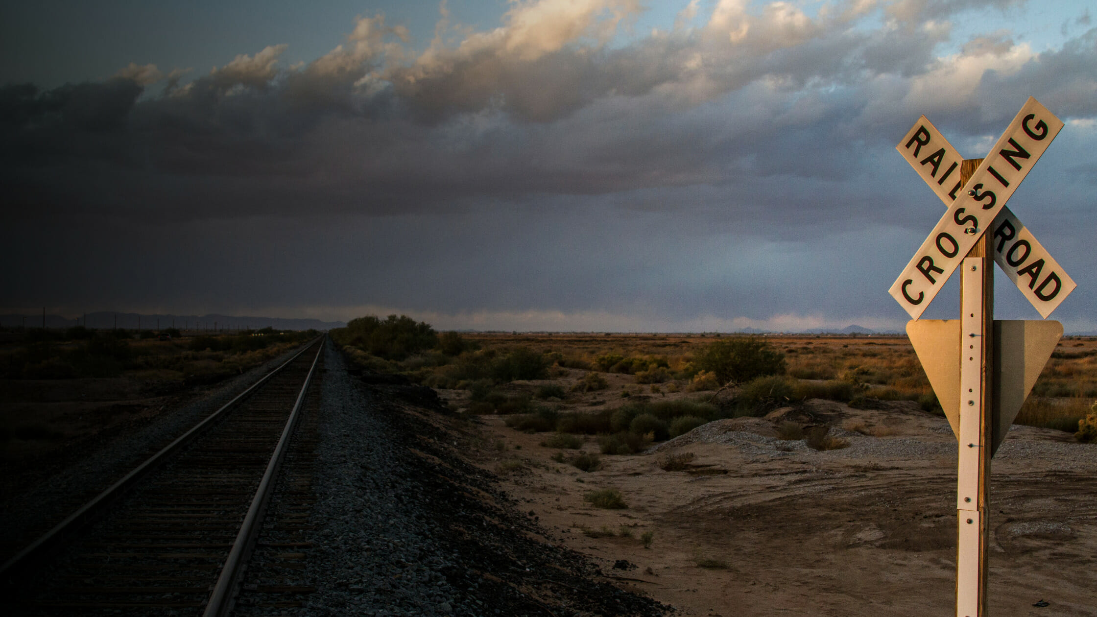 A Truck Driver's Guide to Safely Navigating Railroad Crossings - Easley ...